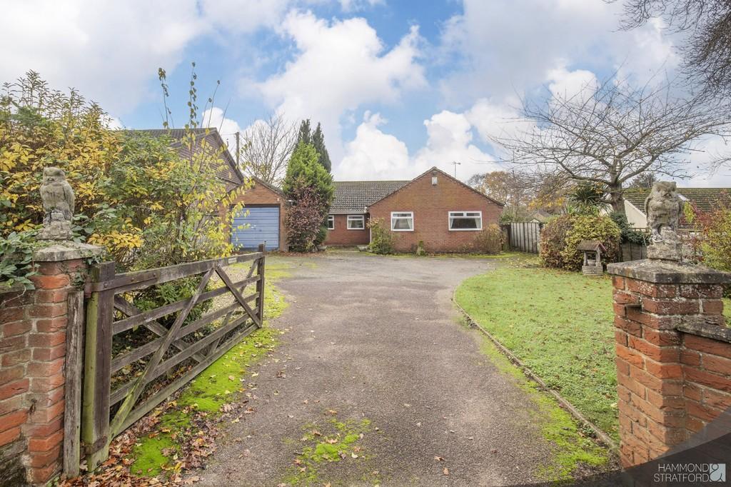 Norwich Road, Costessey 4 bed detached bungalow - £400,000