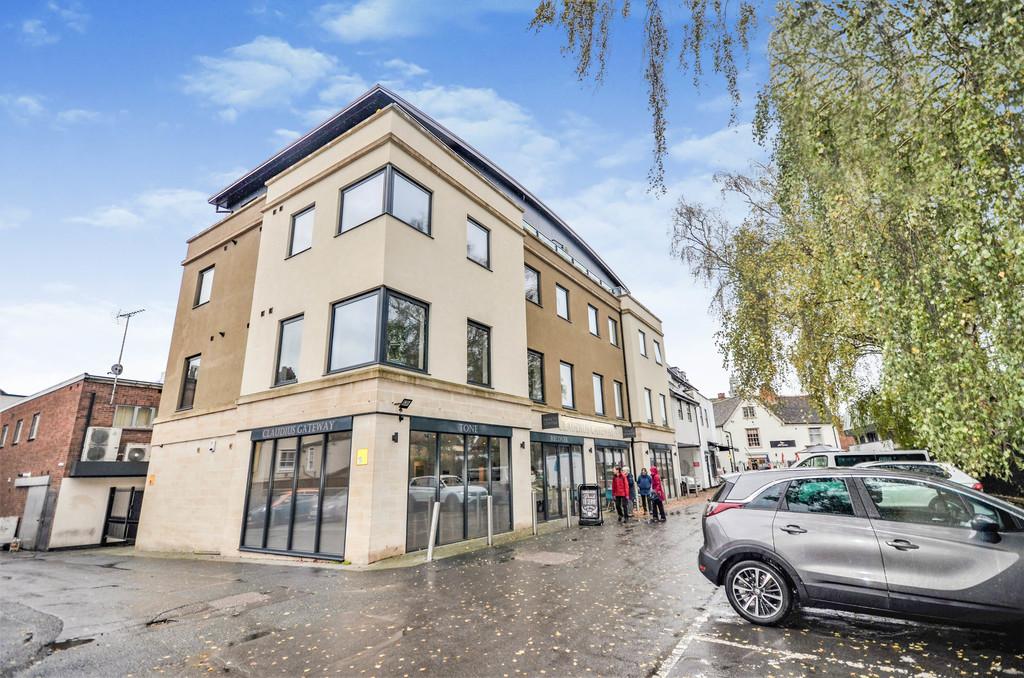 Castle Bailey, Colchester CO1 1FA 2 bed apartment - £350,000