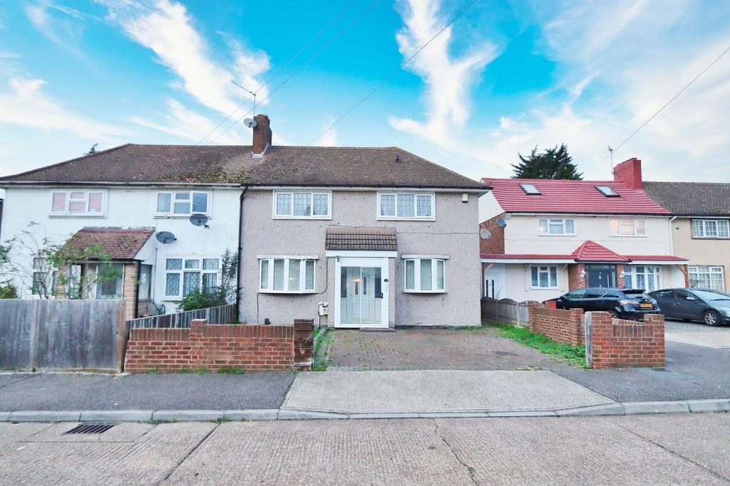 Howe Close, Collier Row, RM7 3 bed semi-detached house - £1,700 pcm (£ ...