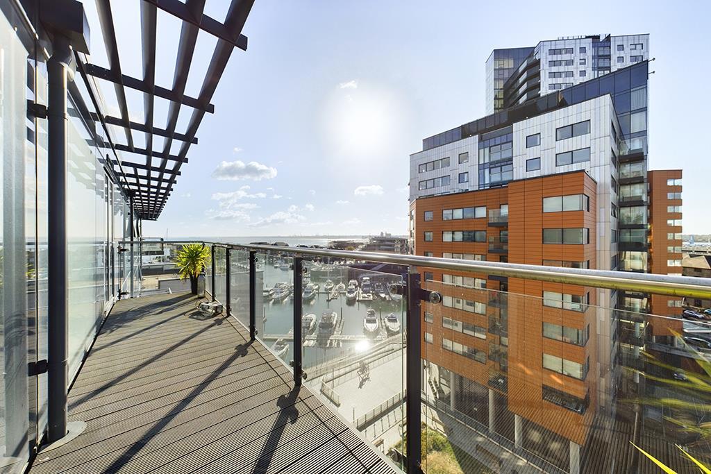 The Blake Building, Ocean Village, SO14 2 bed apartment - £325,000