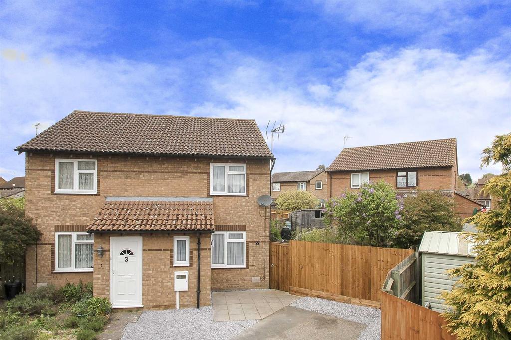 Hexham Gardens, Bletchley 2 bed semi-detached house - £1,200 pcm (£277 pw)