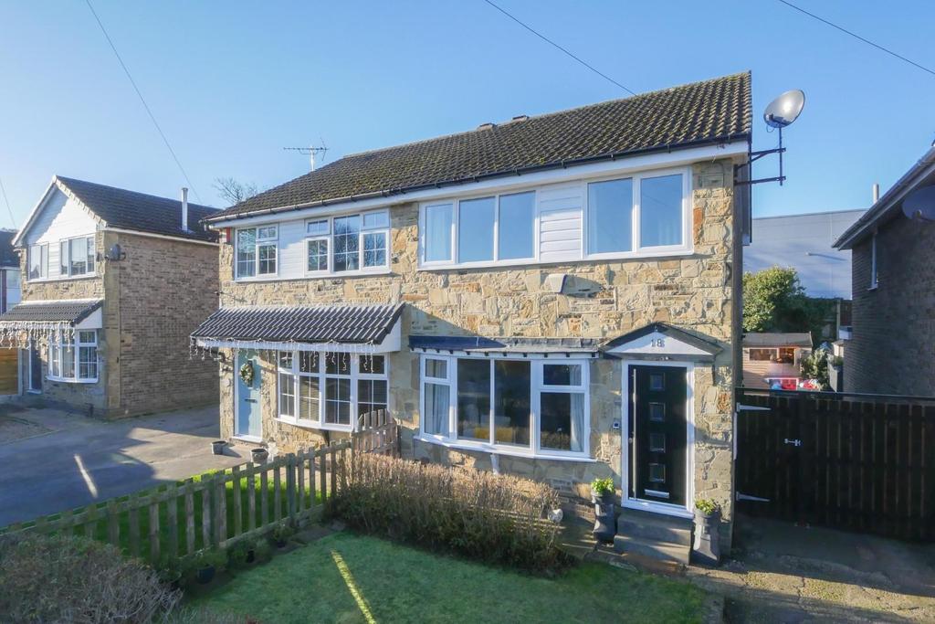 Sycamore Walk, Farsley, LS28 5BS 3 bed semi-detached house - £300,000