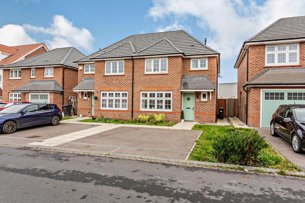 Farro Drive, York 3 bed semi-detached house for sale - £365,000