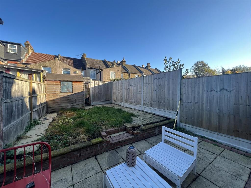 Ritchings Avenue, London 2 bed house - £2,000 pcm (£462 pw)