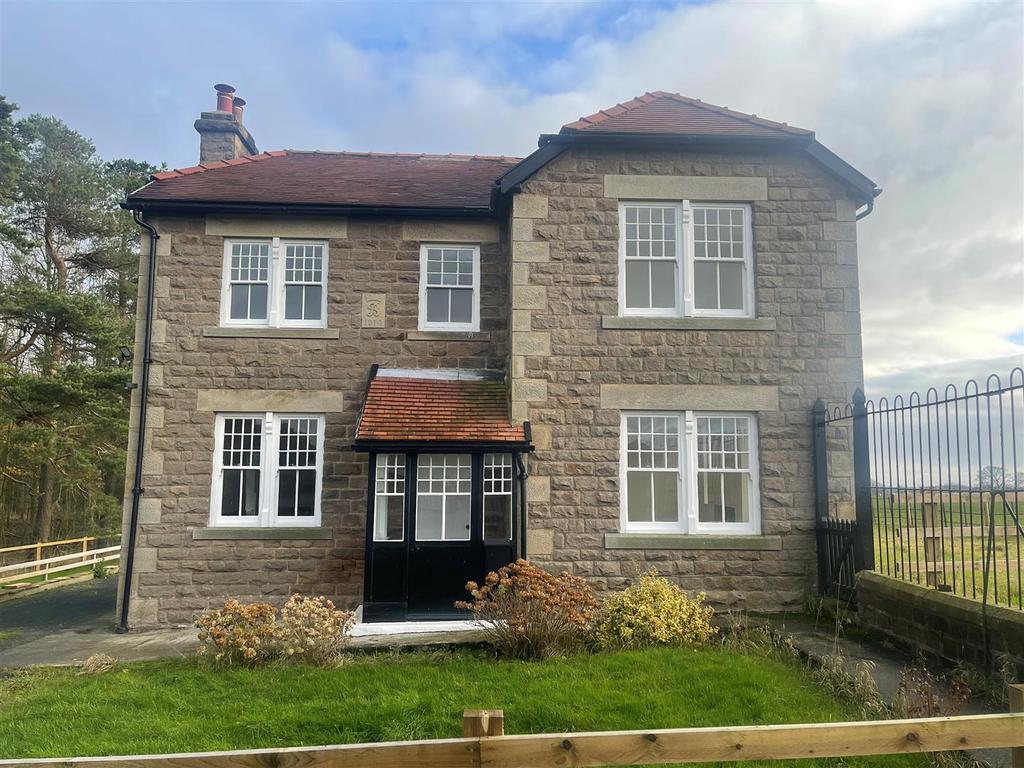 Moor Road, Staindrop, Darlington 3 bed detached house - £800 pcm (£185 pw)