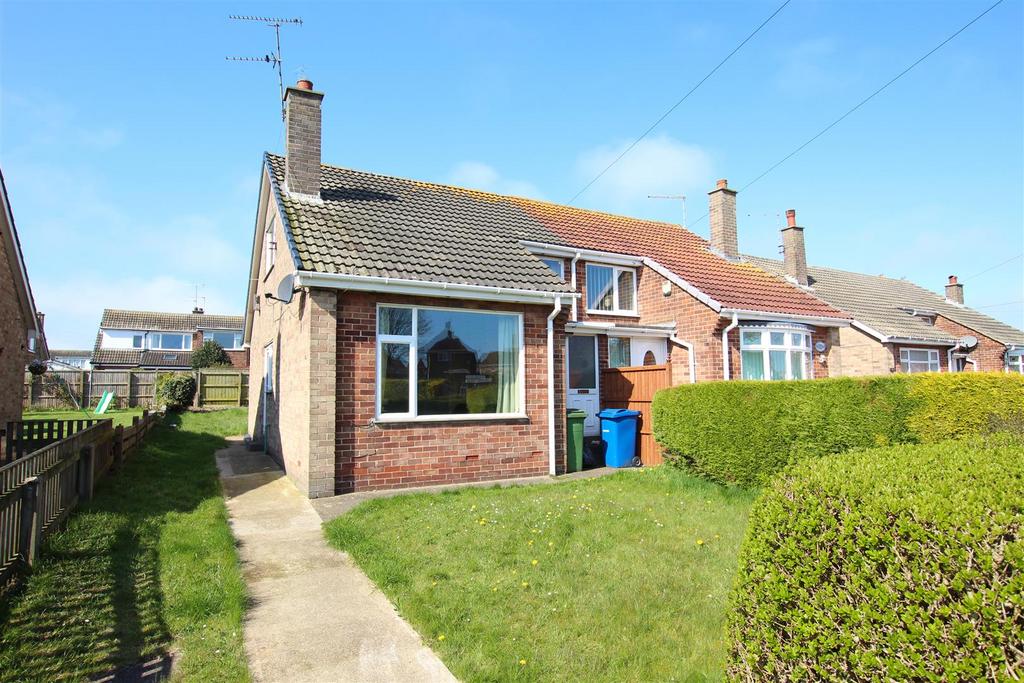 Ranby Drive, Hornsea 3 bed semi-detached bungalow for sale - £174,950