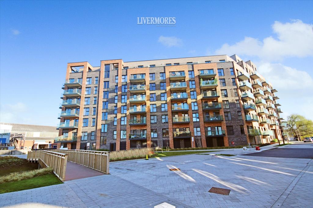 James Smith Court, Dartford, Kent, DA1 2 bed apartment - £325,000