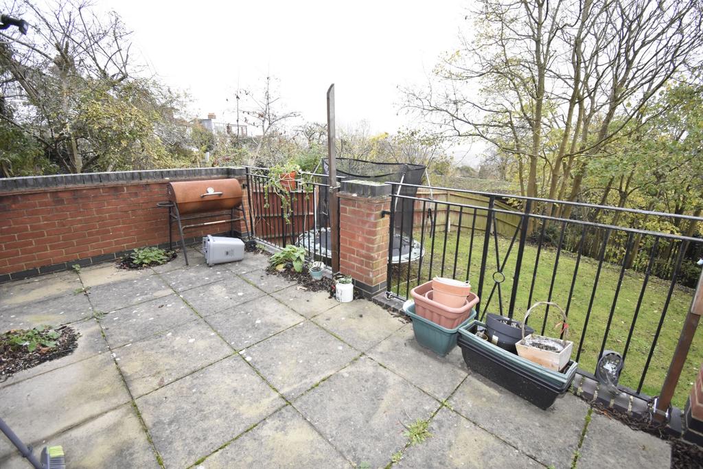 Baxter House, Horniman Drive, London... 2 bed flat - £1,650 pcm (£381 pw)