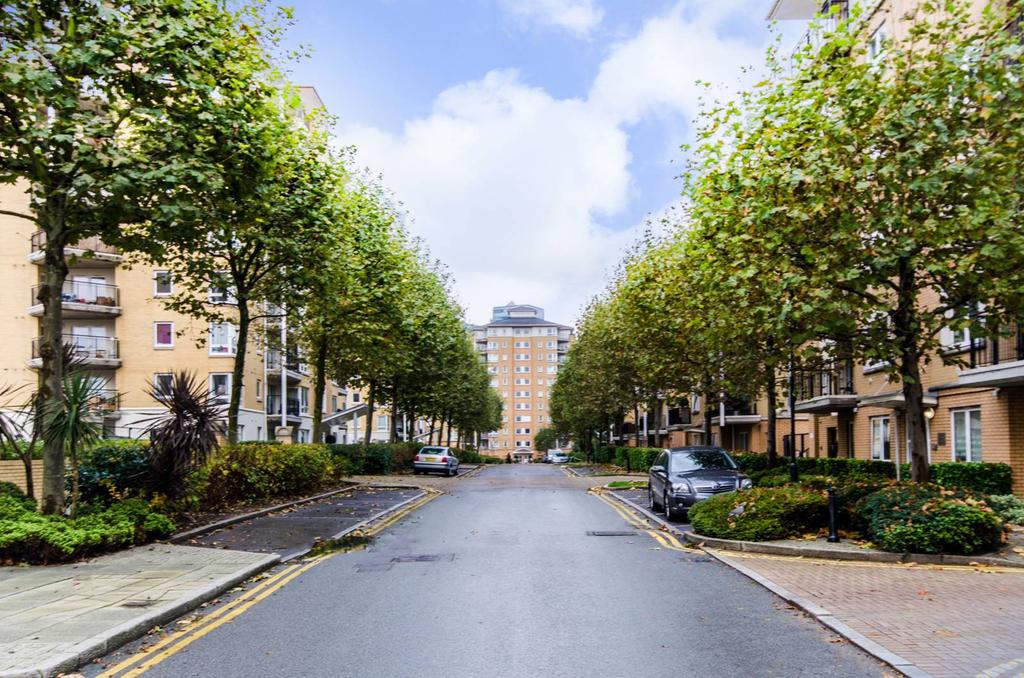 Wingfield Court, Canary Wharf... 2 bed flat - £2,400 pcm (£554 pw)