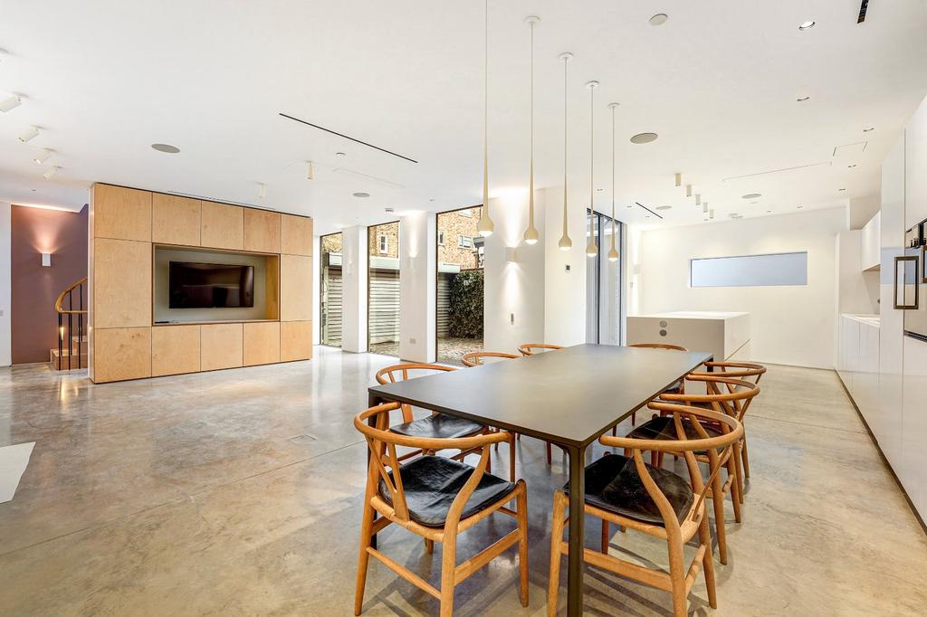 Elysium Place, London 6 bed house - £11,700 pcm (£2,700 pw)