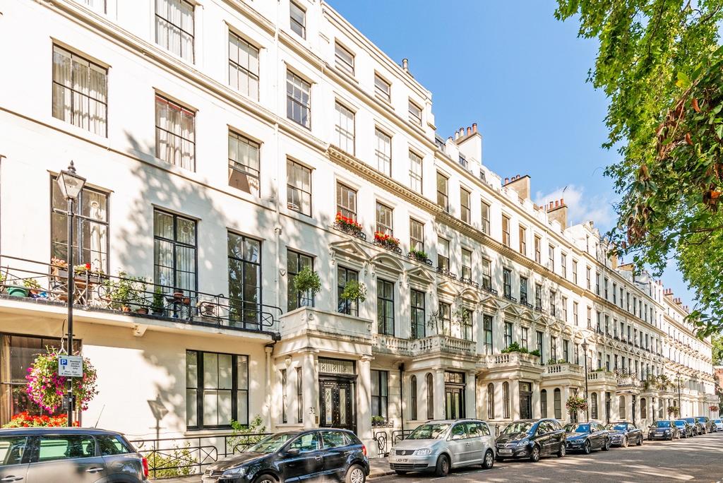 Cleveland Square London W2 3 bed apartment - £3,467 pcm (£800 pw)