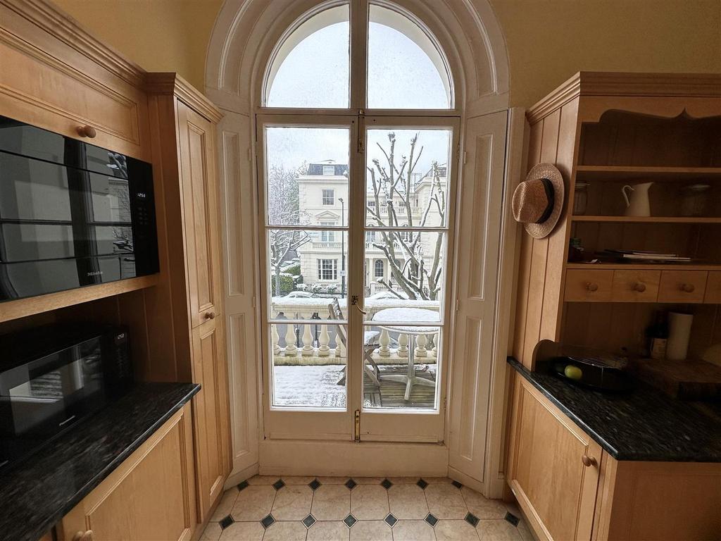Westbourne Terrace Road, Little Venice W2 1 bed apartment - £2,167 pcm ...