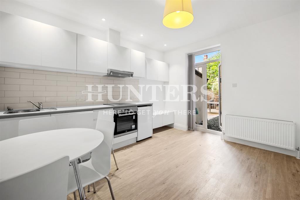 Roderick Road, London, NW3 1 bed flat - £1,700 pcm (£392 pw)