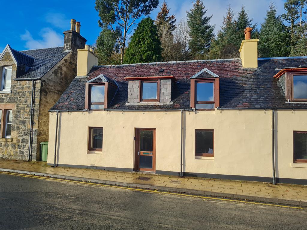 Mill Road, Portree IV51 2 bed semi-detached house - £225,000