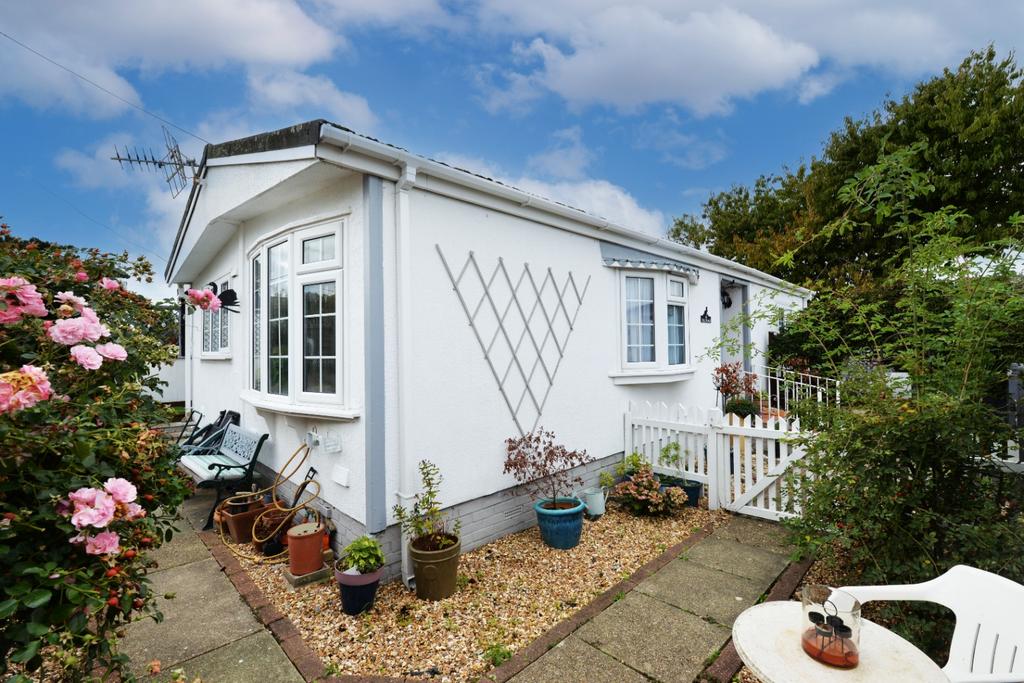 Field Place, Naish Estate, New Milton, BH25 3 bed park home - £195,000