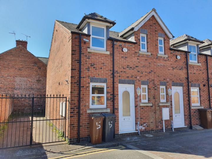 Mill Lane, Lincoln, Lincolnshire, LN5 2 bed terraced house - £650 pcm ...