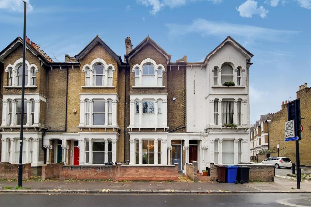 Church Street, Stoke Newington, N16 4 bed house - £4,000 pcm (£923 pw)