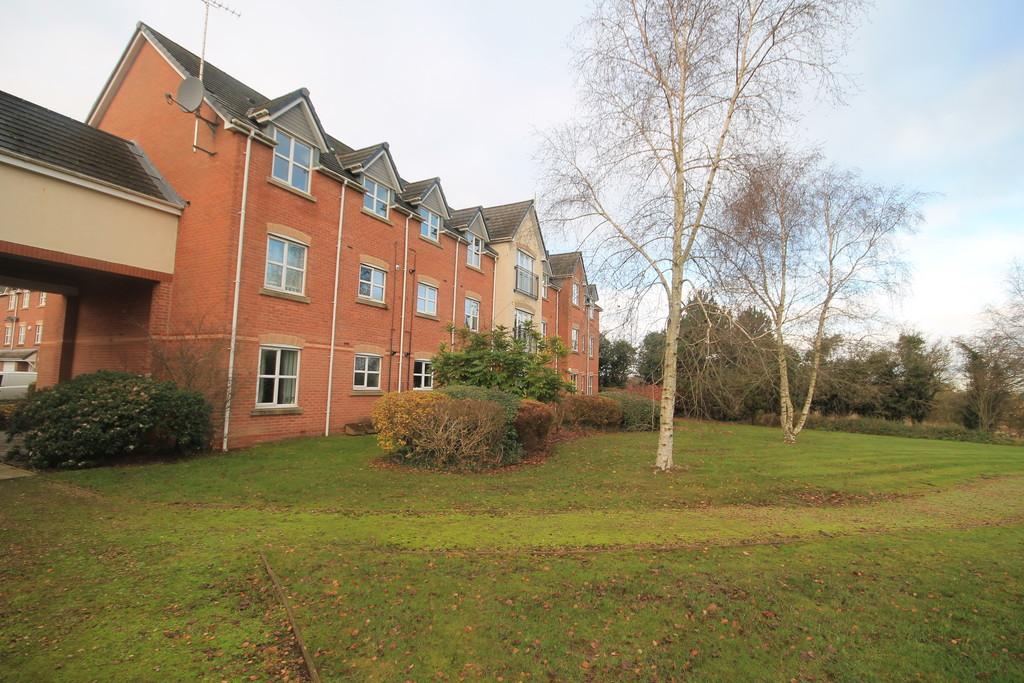 Foxholme Court, Crewe 2 bed apartment - £750 pcm (£173 pw)