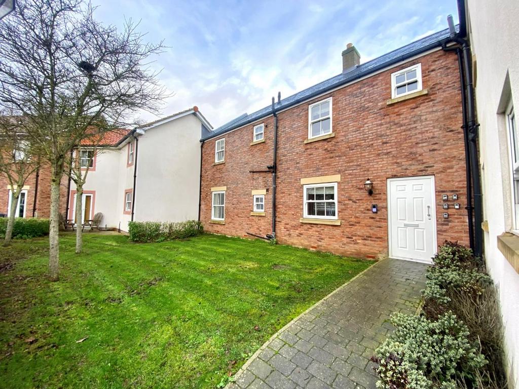 Perran Court, Moor Road, Filey 2 bed flat - £90,000