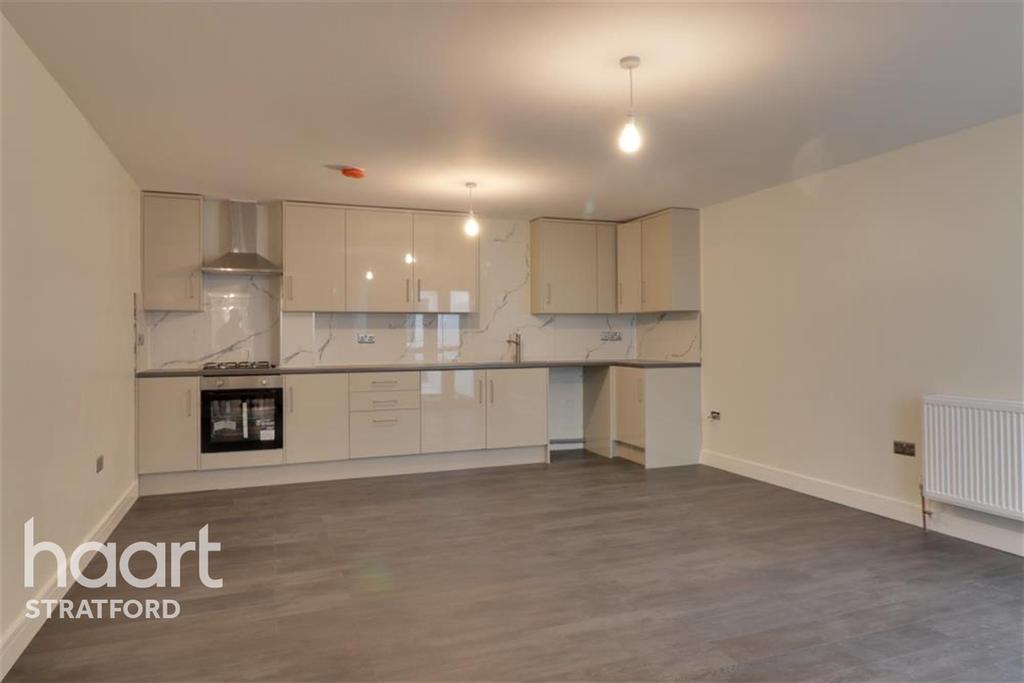 Aldersbrook Lane, Manor Park, E12 3 bed flat - £2,000 pcm (£462 pw)