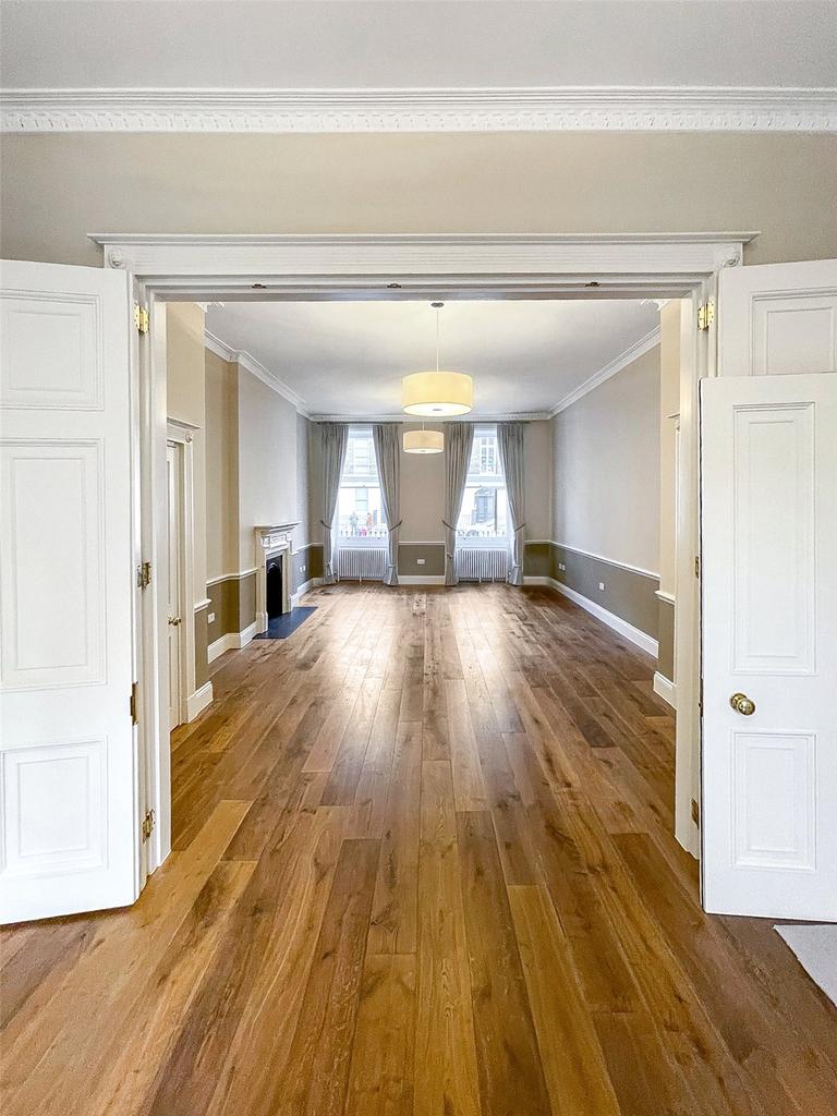 Bedford Place, London 2 bed flat - £4,983 pcm (£1,150 pw)