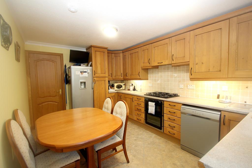 70 Scorguie Drive, INVERNESS, IV3 8SG 3 bed semi-detached bungalow for ...