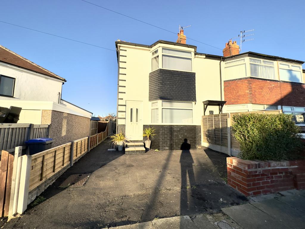 Valeway Avenue, Thornton-Cleveleys... 2 bed end of terrace house - £700 ...
