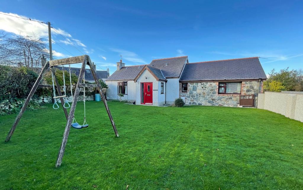 Bethel, Caernarfon, Gwynedd, LL55 4 bed detached house - £399,995