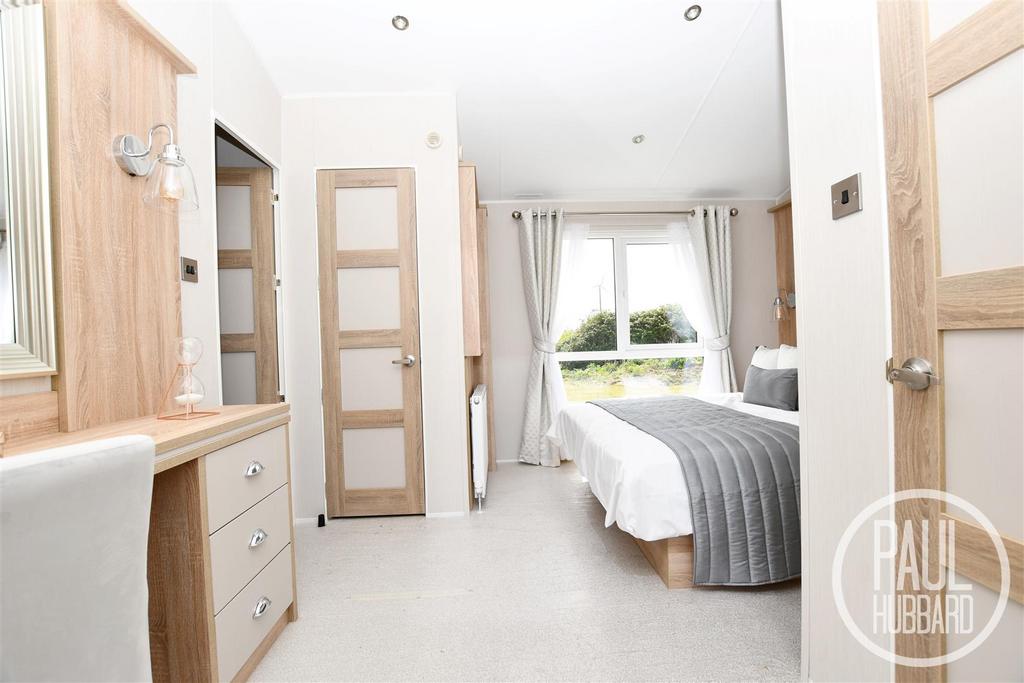 Broadland Sands Holiday Park, Coast... 2 bed mobile home - £130,000