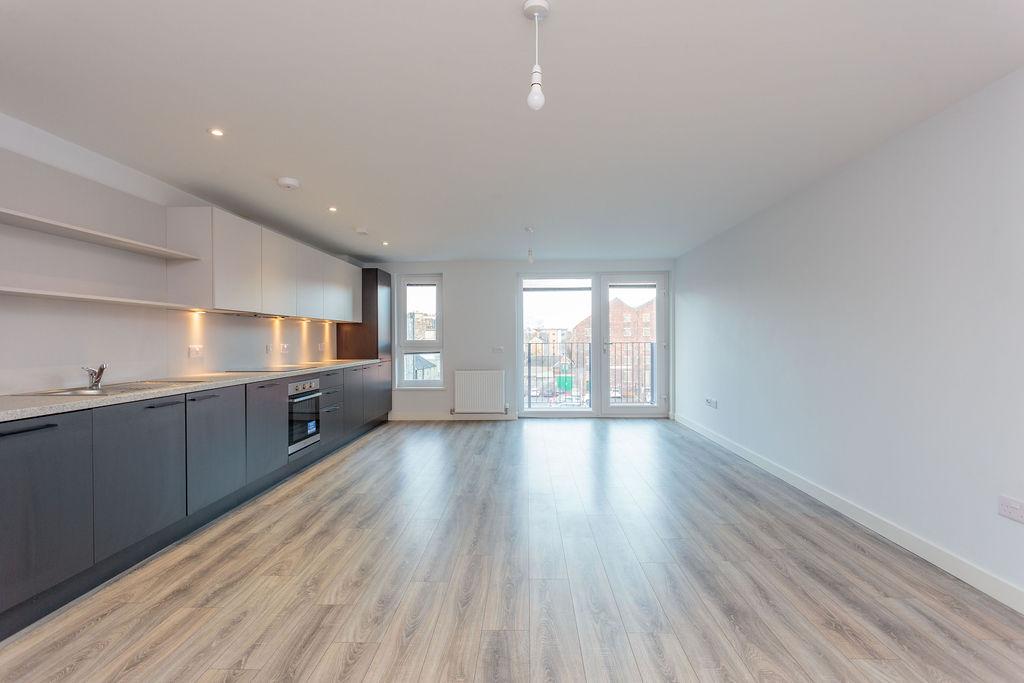 2/9 Ropemaker Street, Leith... 3 bed flat - £325,000