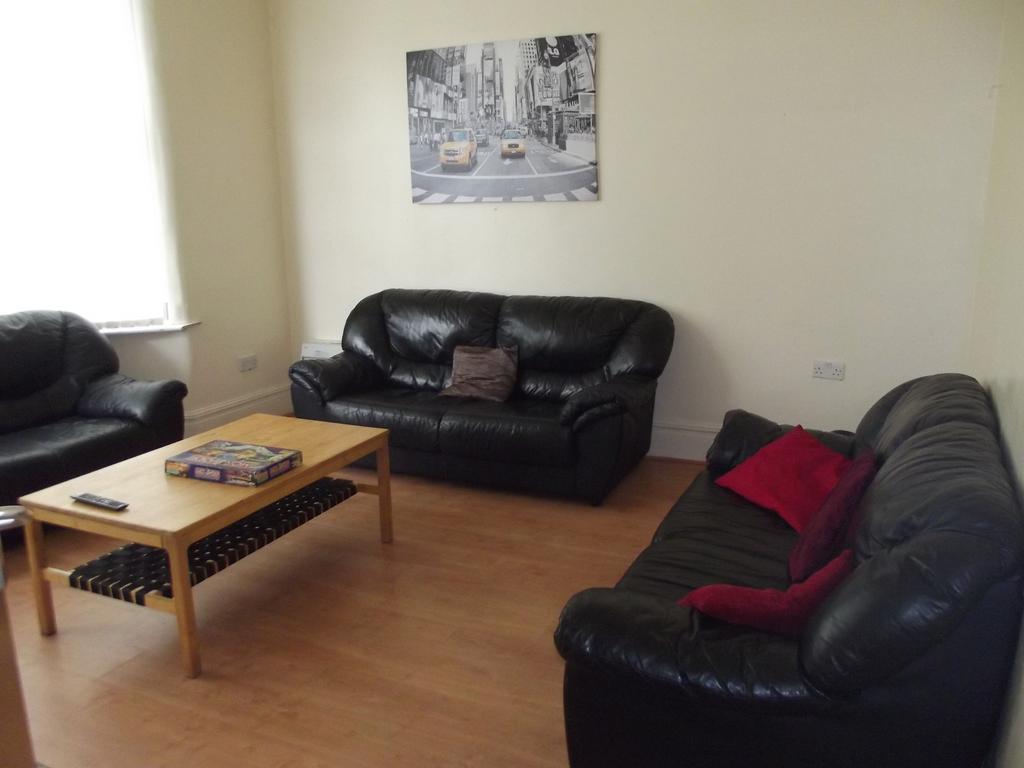 Scarsdale Road, Victoria Park... 5 bed terraced house - £3,185 pcm (£ ...