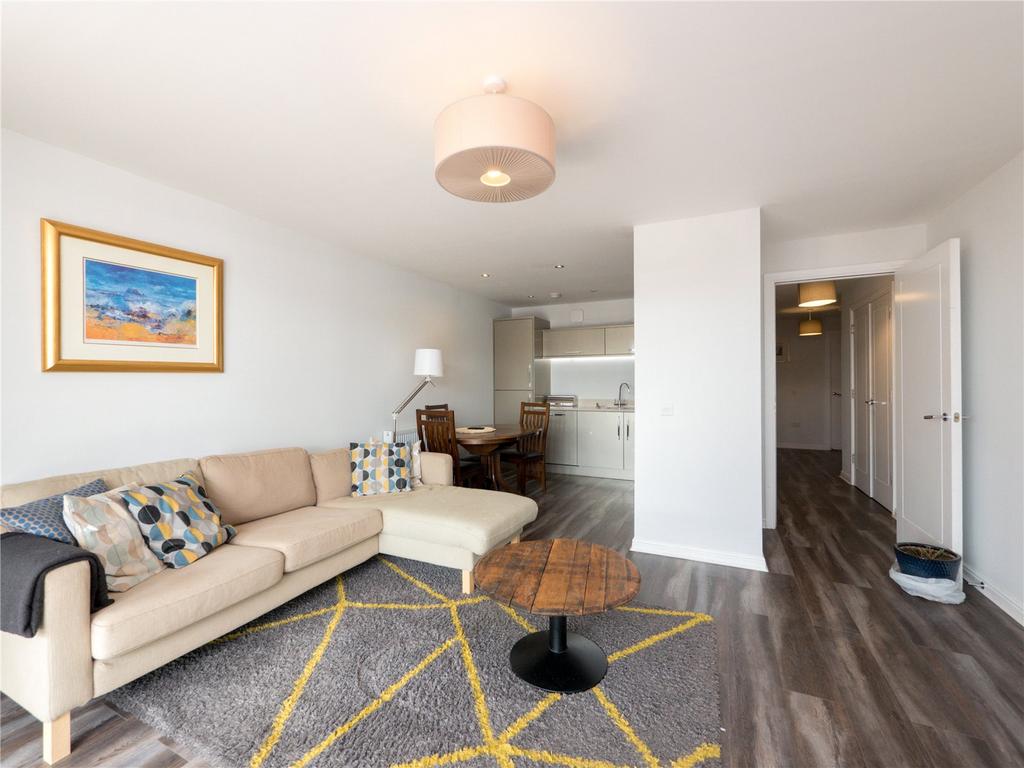 Annandale Street, Edinburgh, EH7 3 bed flat - £1,750 pcm (£404 pw)