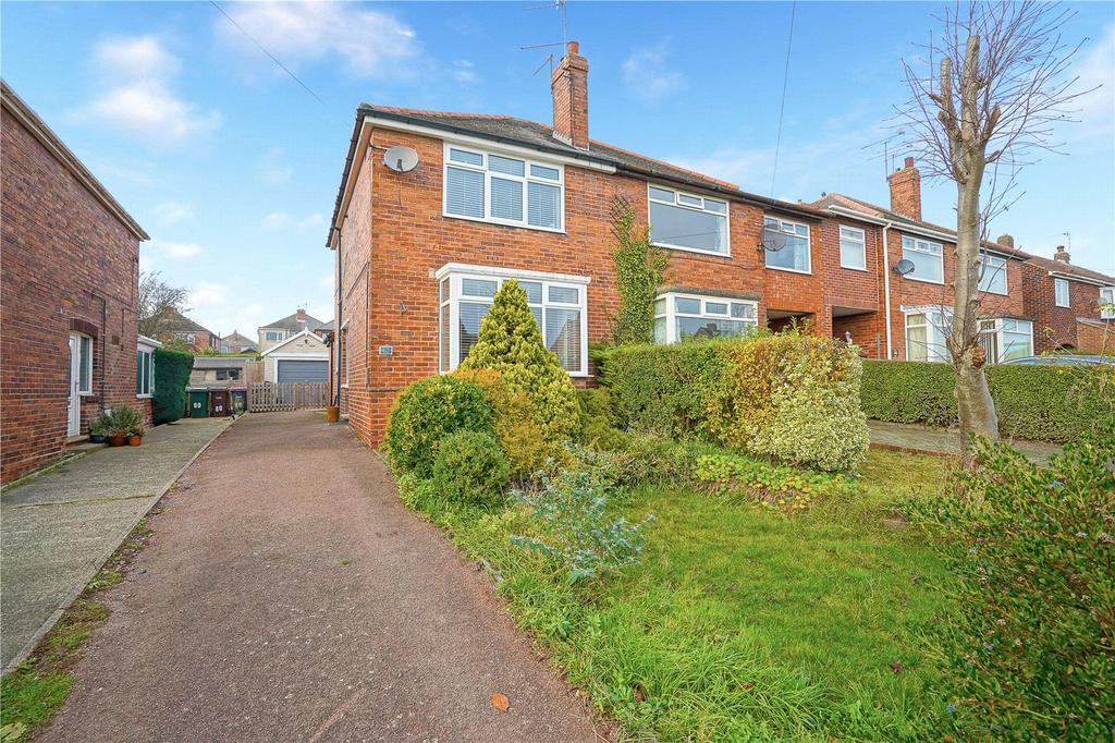 Saville Road, Whiston, Rotherham... 2 bed semi-detached house - £190,000
