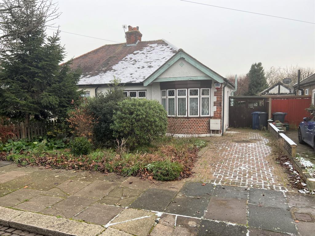 Islip Gardens Northolt Ub5 2 Bed Semi Detached Bungalow For Sale £