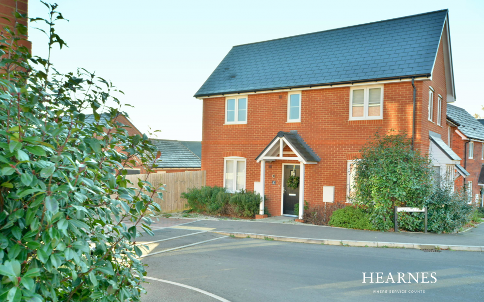 Yarrow Way, Wimborne, Dorset, BH21 4FB 3 bed semi-detached house - £430,000