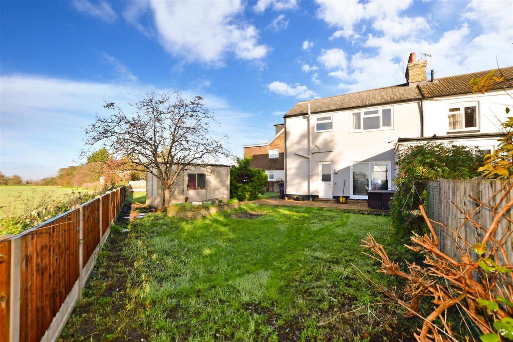 Cork Street, Eccles, Aylesford, Kent 3 bed end of terrace house - £300,000