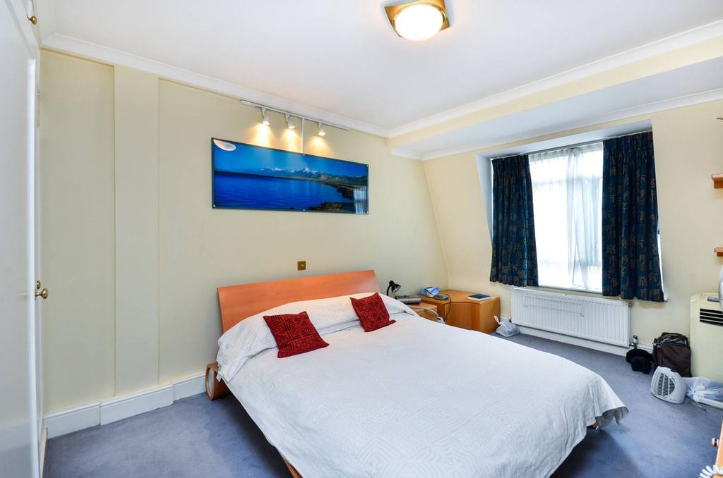 Catherine Place, St James's Park... 2 bed flat - £3,679 pcm (£849 pw)