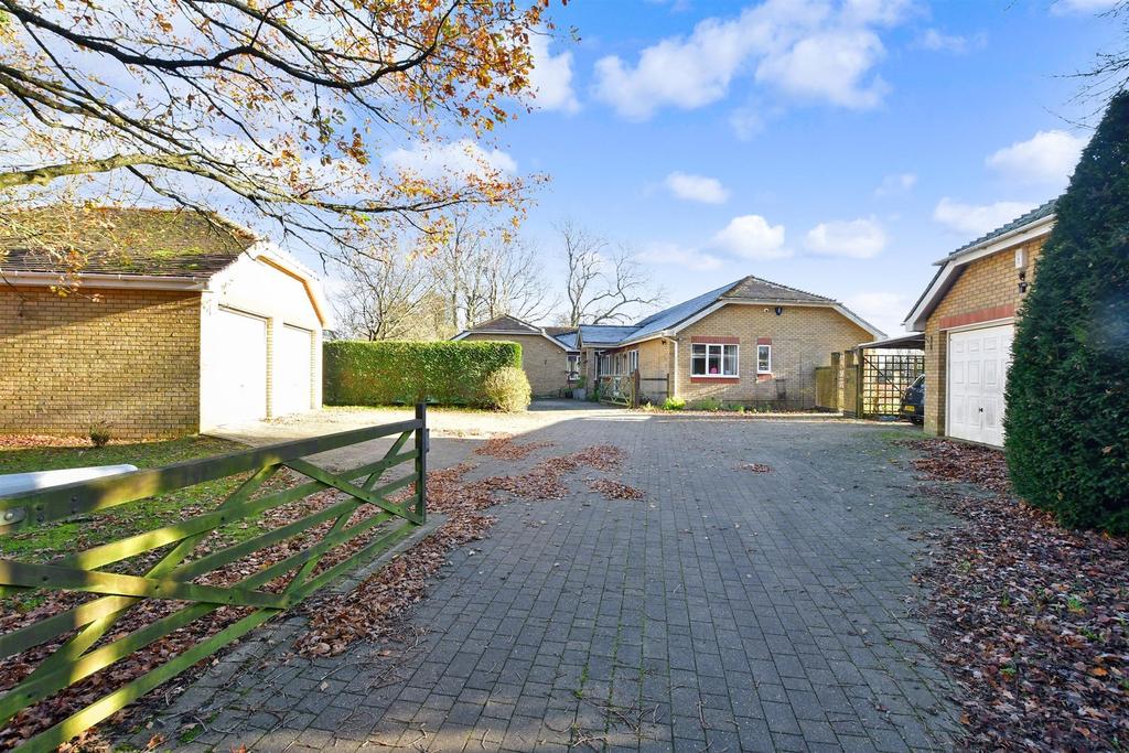 Scragged Oak Road, Detling... 4 bed detached bungalow - £800,000