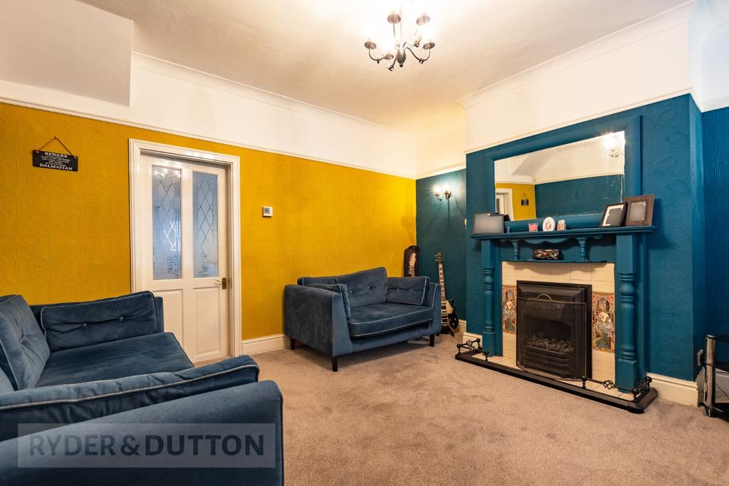 Under Lane, Grotton, Saddleworth, OL4 2 bed terraced house - £195,000