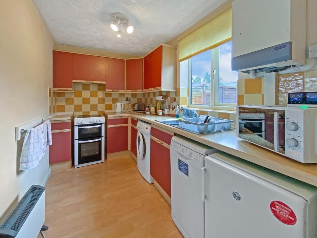 Rivermead Drive, Tiddington 3 bed terraced house - £280,000
