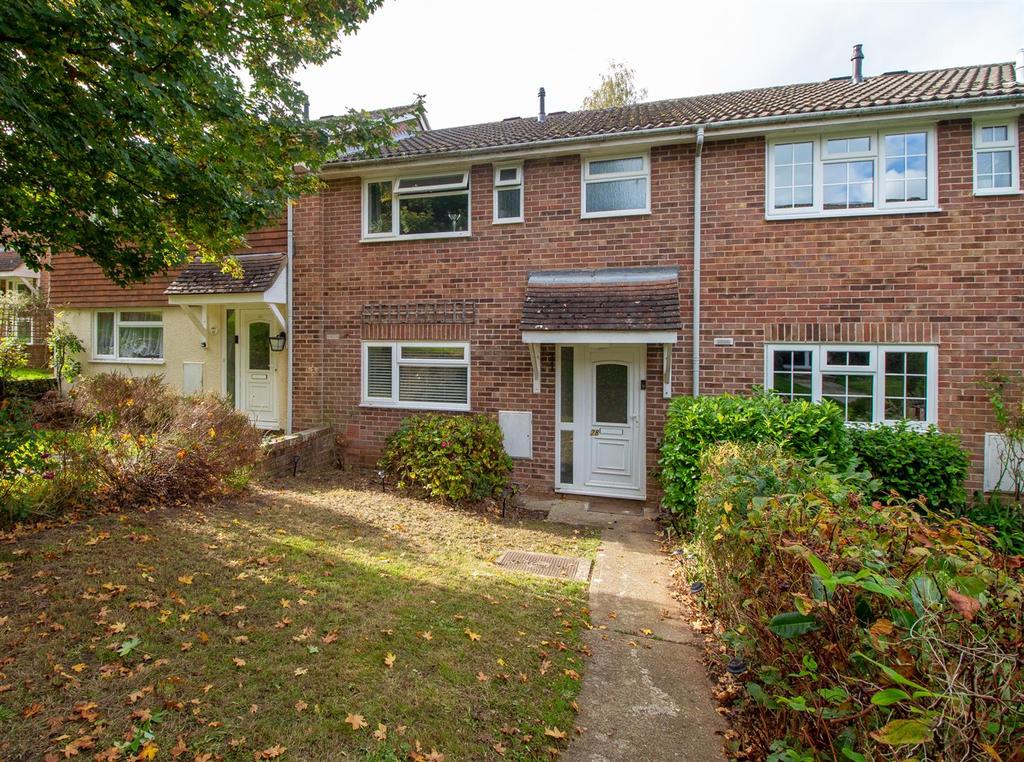 Sandy Vale, Haywards Heath 2 bed terraced house - £1,295 pcm (£299 pw)