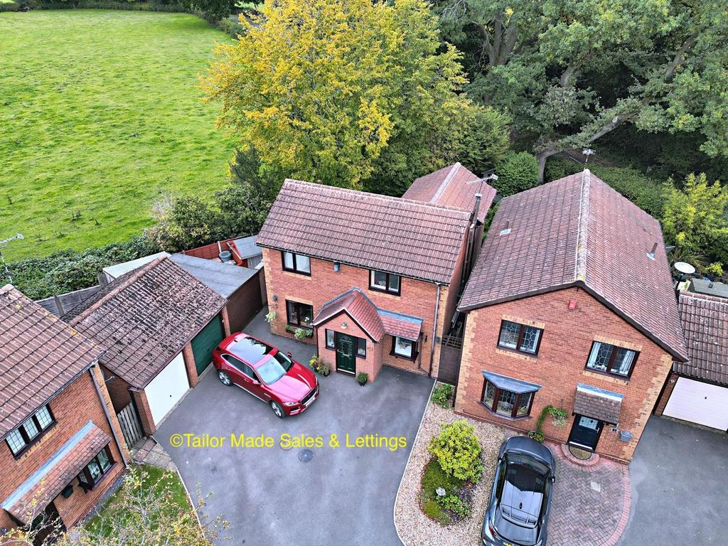 Grove Lane, Keresley End, Coventry -... 3 bed detached house - £290,000