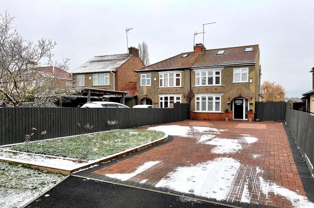 Hardingstone Lane, Hardingstone... 3 bed semi-detached house - £399,995