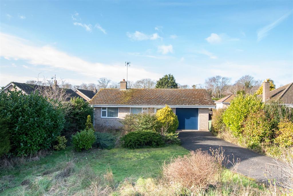 Easton Way, Grendon, Northampton 3 bed detached bungalow - £450,000