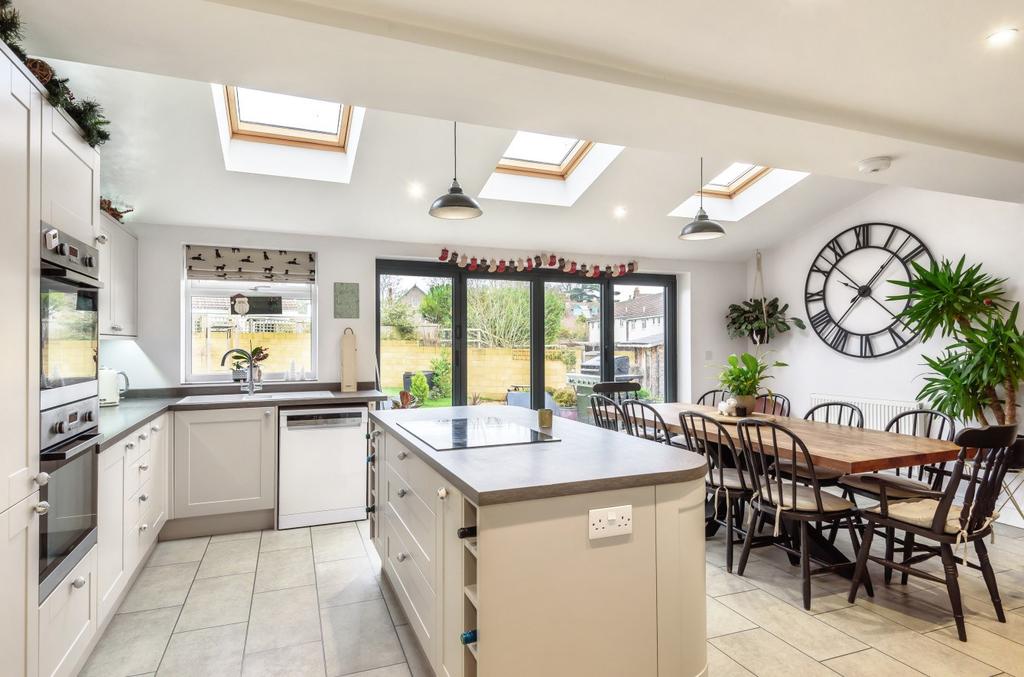 Delmore Road, Frome, BA11 5 bed semi-detached house - £500,000