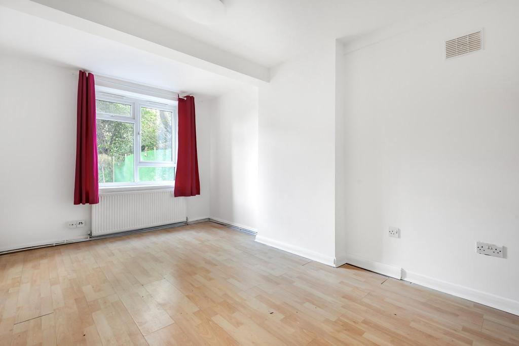 Summersby Road, Highgate 1 bed flat - £375,000