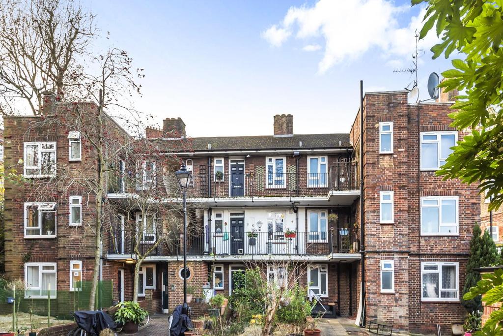Summersby Road, Highgate 1 bed flat - £375,000