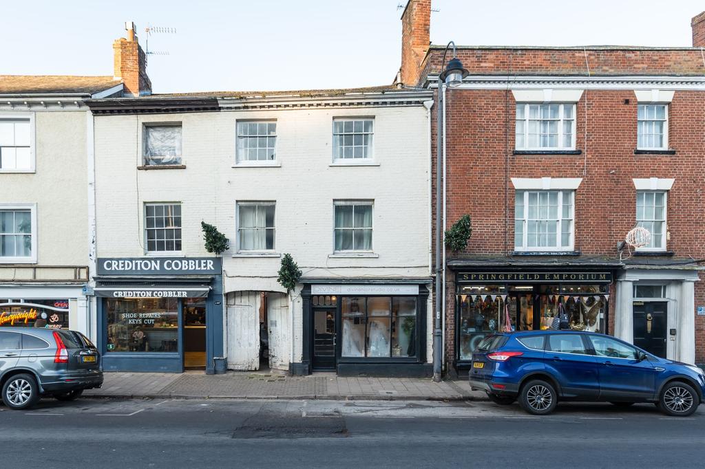 High Street, Crediton, EX17 Property - £550 pcm (£127 pw)