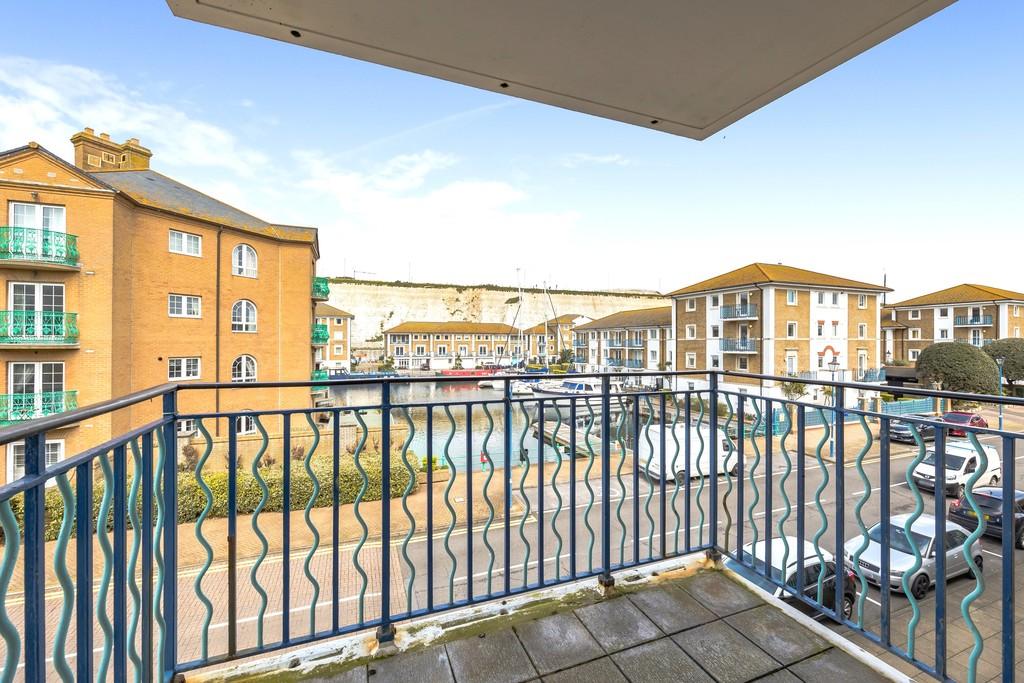Collingwood Court, Brighton Marina... 2 bed apartment for sale - £305,000