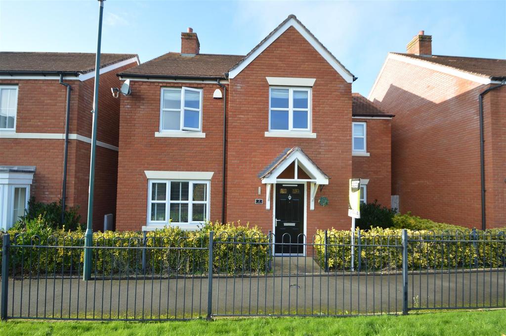 Maple Court, Copthorne, Shrewsbury 4 bed detached house - £395,000